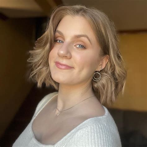 taylor hopkins medium