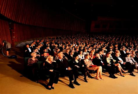 Audience Wallpapers Hd Download Free Backgrounds