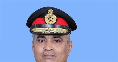 जनरल मनोज पांडे अभी नहीं होंगे रिटायर सरकार ने एक महीने बढ़ाई आर्मी