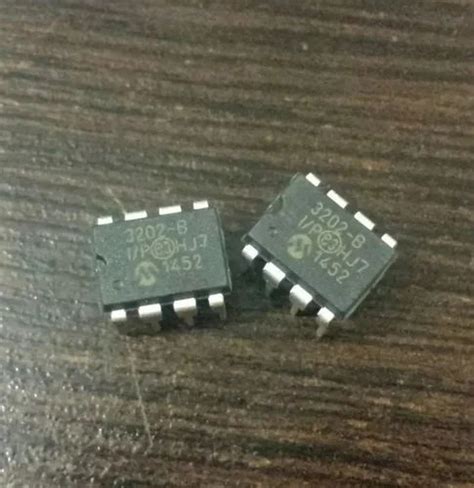 MCP BI P Microchip Analog To Digital Converters ADC Pin At Piece In Mumbai