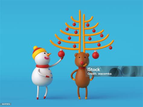3d 렌더링 디지털 일러스트 레이 션 만화 캐릭터 사슴 뿔 재미 있는 크리스마스 트리 파란색 배경에 격리를 장식 눈사람 휴일 인사말 카드 3차원 형태에 대한 스톡 사진 및