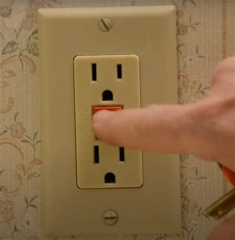 How To Test A Gfci Outlet 3 Tools And 3 Tests