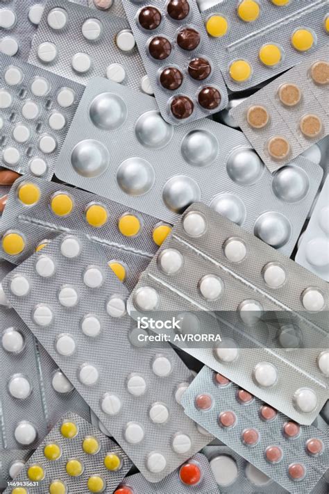 물집 팩과 다른 알약의 배경 마약 알약 캡슐 정제 비타민 약국 의학 의료 제약 산업의 개념 플랫 레이 평면도 다양한 알약 약에 대한 스톡 사진 및 기타 이미지 Istock