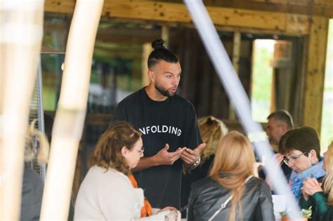 I Proudly Present You Thomas Vyncke