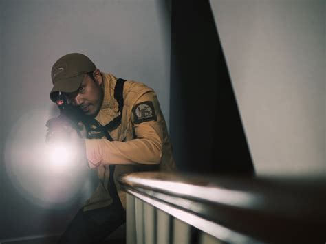 New Product An Innovative 2 In 1 Angled Grip Light Sigurd Gun Light Olight