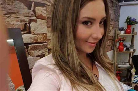 Luli Posó Sensualmente Desde El Norte De Chile Pero Le Llovieron Las