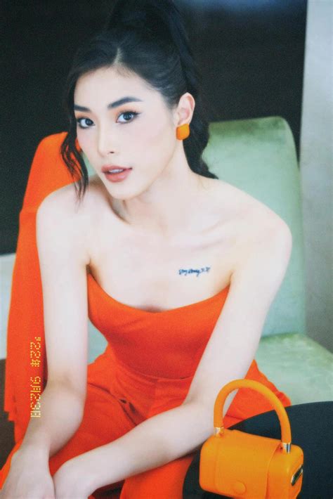 N M Sau Gi I Ngh Hoa Kh I B Ng Chuy N Ng Thu Huy N T Tin Di N Sexy Th S C V I Vai Tr Mc