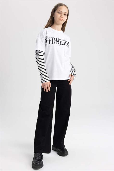 White Girls And Teens Girls Wednesday Oversize Fit Short Sleeve T Shirt