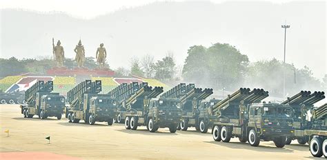 ၇၈ နှစ်မြောက် တပ်မတော်နေ့စစ်ရေးပြ အခမ်းအနား ကျင်းပမှု ဓာတ်ပုံမြင်ကွင်း Myawady Webportal