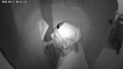 Straight Military Gets Sucked Through Gloryhole