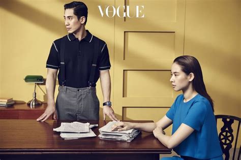 Lost In Translation 보그 블루 셔츠 남성 모델