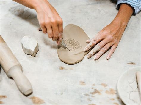 Diy 공예 기술 노동 도구 도기 디자인 롤러 모델링 베이지 부드러운 질감 성형 손 손가락 수공 수공예 수제 수제 도자기 스튜디오 아티스트
