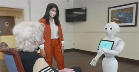 ဘိုးဘွားရိပ်သာရှိ လူနာများရဲ့ ရုပ်ပိုင်းဆိုင်ရာ၊ စိတ်ပိုင်ဆိုင်တွေကို ကူညီပေးနေတဲ့ စက်ရုပ