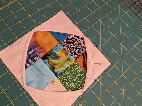 Heres A Quick Tutorial On The Modified Cathedral Window Block I Posted Last Night Im Calling