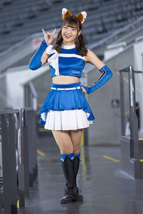 「きつねダンス」で球場を盛り上げるファイターズガール2022年メンバー12名・厳選カット集（54枚）｜フォトギャラリー｜集英社のスポーツ総合