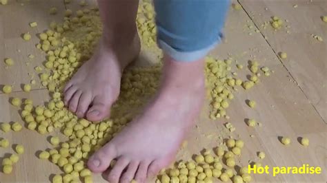 Crushing Compilation Miel Pops Bubble Wrap Cardboard And Miniature Toy Car Free Sex Video