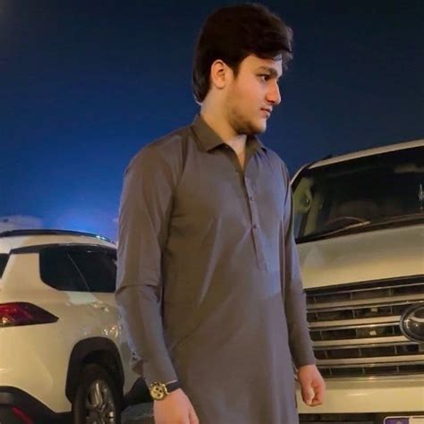 Abudul Moiz Khan Moiz 4737 • Threads Say More