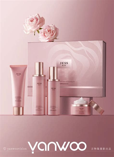 Behance 上的 护肤品美妆礼盒套装粉色玫瑰花精华产品场景图拍摄 言物集 花瓣网