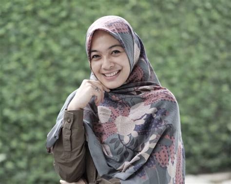 8 Hot Sexy Dian Ayu Lestari Bikini Pics