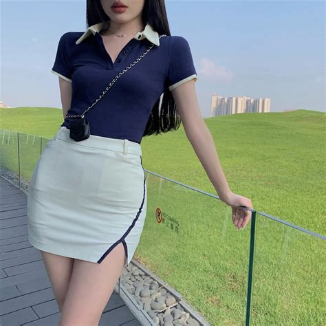 กางเกงขายาวออกแบบสําหรับผู้หญิง เสื้อยืดแขนสั้นคอปกแบบเปิดครึ่งแฟชั่นสําหรับสตรี Tao009 Th