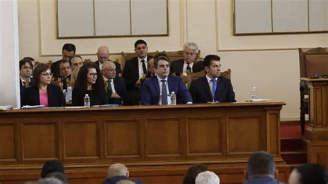 Правителството падна Вотът на недоверие беше подкрепен от 123 депутати R Bulgaria