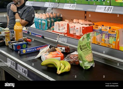 Lidl Supermarket Checkout Hi Res Stock Photography And Images Alamy