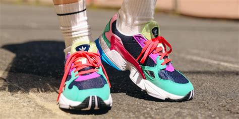 adidas Originals ADIDASFALCON W|atmos（アトモス） 公式オンラインストア
