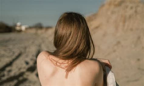No Bra Day, Kenali Sejarah dan Tujuannya Yuk! : Okezone Women