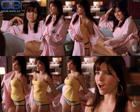 Sophia Bush Ass Nude