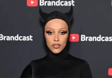 Doja Cat Is Naked Covered In Blood In Attention Video