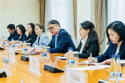 МОНГОЛ ХОРВАТЫН ГАДААД ХАРИЛЦААНЫ ЯАМ ХООРОНДЫН УЛС ТӨРИЙН ДӨРӨВДҮГЭЭР ЗӨВЛӨЛДӨХ УУЛЗАЛТ БОЛОВ