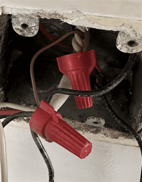 Electrical Why Would Someone Connect A Ground Wire To Neutral Home Improvement Stack Exchange