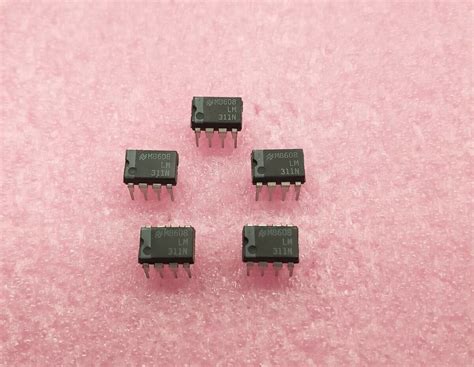 Voltage Comparator Circuits