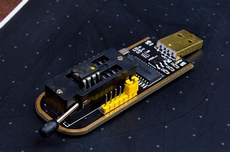 마이크로칩 메모리를 삽입한 프로그래머 전자 제품 수리 Cpu에 대한 스톡 사진 및 기타 이미지 Cpu Usb 케이블 Usb 포트 Istock