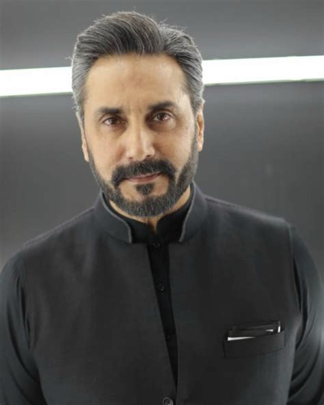 Video Went Viral As Adnan Siddiqui Mocks Pm Imran Khan