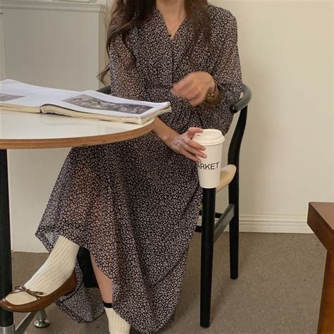 포스티 브이넥 플라워 패턴 플레어 허리 스트랩 쉬폰 롱원피스 Ag117872