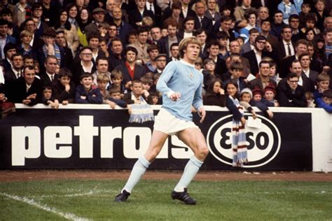 Colin Bell Légende De Manchester City Est Mort à 74 Ans