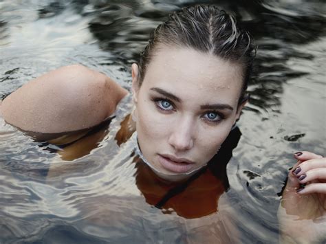 Download Wallpaper Eyes Water Model Look Emily Doyle Section Girls