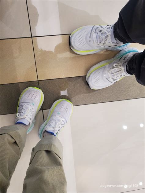 [신발] 뉴발란스 프레쉬폼 X 모어 V4 뉴발 커플 운동화 내돈내산 키높이 발볼 넓은 편한 런닝화 추천 네이버 블로그