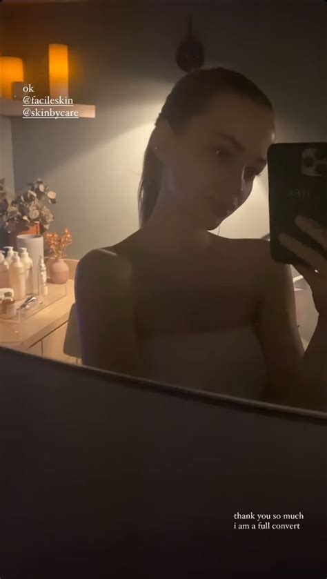 𝐝𝐨𝐯𝐞 𝐜𝐚𝐦𝐞𝐫𝐨𝐧 𝐛𝐫𝐢𝐧𝐚𝐬𝐜𝐡𝐥𝐨 Dove Cameron Mirror Selfie Scenes