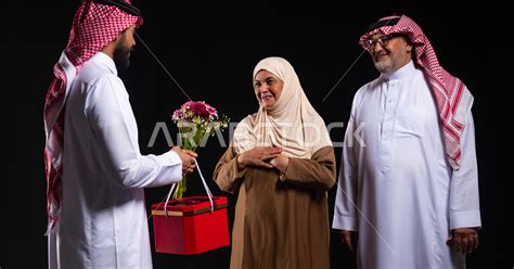 احترام وتقدير الأبوين، مفهوم الترابط الأسري وتبادل المودة والمحبة بين