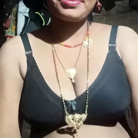 Desi Village First Pregnant My Wife Big Boobs Size Hard Pressing Headphone Use Best Sound