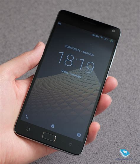 Mobile-review.com Lenovo Vibe P1/P1m. Первый взгляд