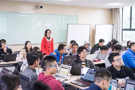 用Python玩转数据科学大数据训练营顺利开营