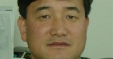 기자노트 정부와 정치인 대신 국민이 ‘그들을 위로했다