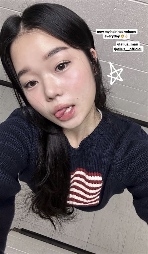 Daisy Choi • Daiz • Cute Sweater Hairstyle Aesthetic In 2025 Cute