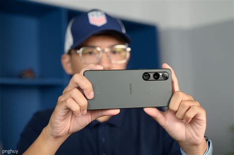 Tr N Tay Sony Xperia V V N L M T Thi T K P V Nam T Nh Camera C C I Ti N Ph N C Ng