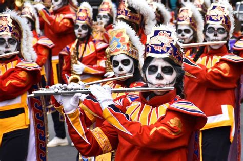In Heart Of Mexico City Tourists Embrace Day Of The Dead Celebrations
