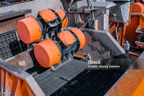 해양 석유 굴착 장치의 셰일 셰이커 셰일 셰이커 스크린은 오일 베이스 진흙에서 드릴 절단 흐름으로 보기를 닫습니다 분리기는 끝입니다 오일 분리 를 위한 장비 혈암에 대한