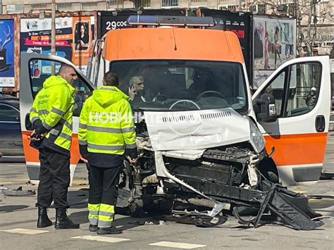 Осем са пострадалите при катастрофа между линейка и джип в София Информационна агенция ПИК